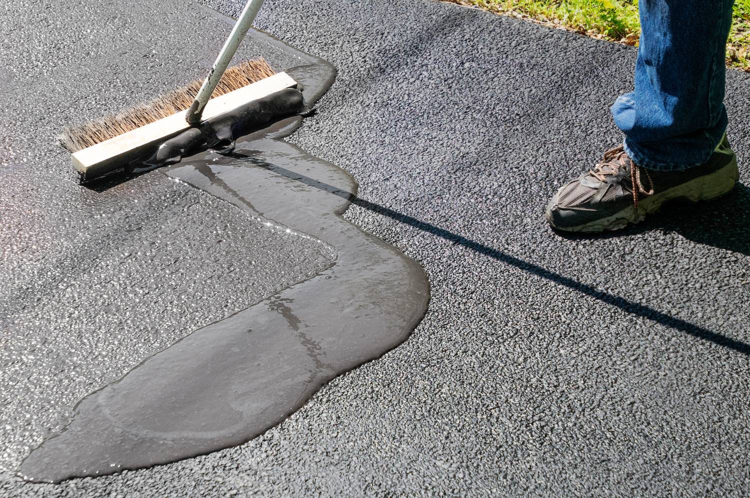 4 Ways to Maintain Your Driveway