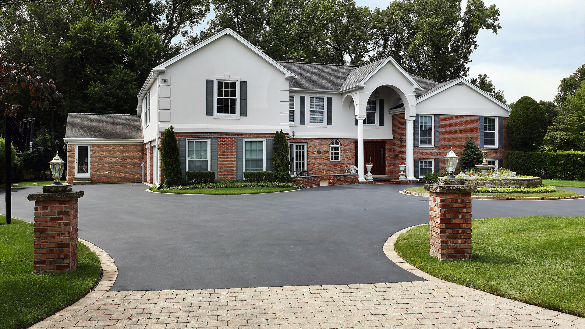 Epic Paving | Advantages Of Asphalt Driveways Over Concrete